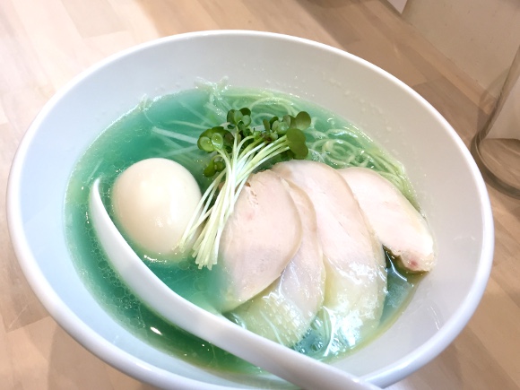Tokyo restaurant serves up unusual ramen with blue chicken broth ...