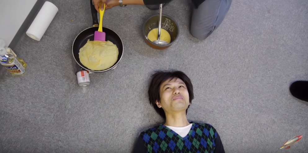 What happens when you put a hot crepe on a handsome man’s face?【Video ...