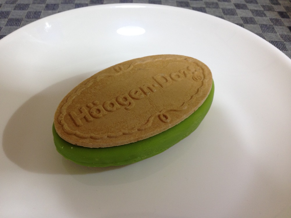 Häagen-Dazs’ new azuki matcha ice cream sandwich: tastes great, so ...