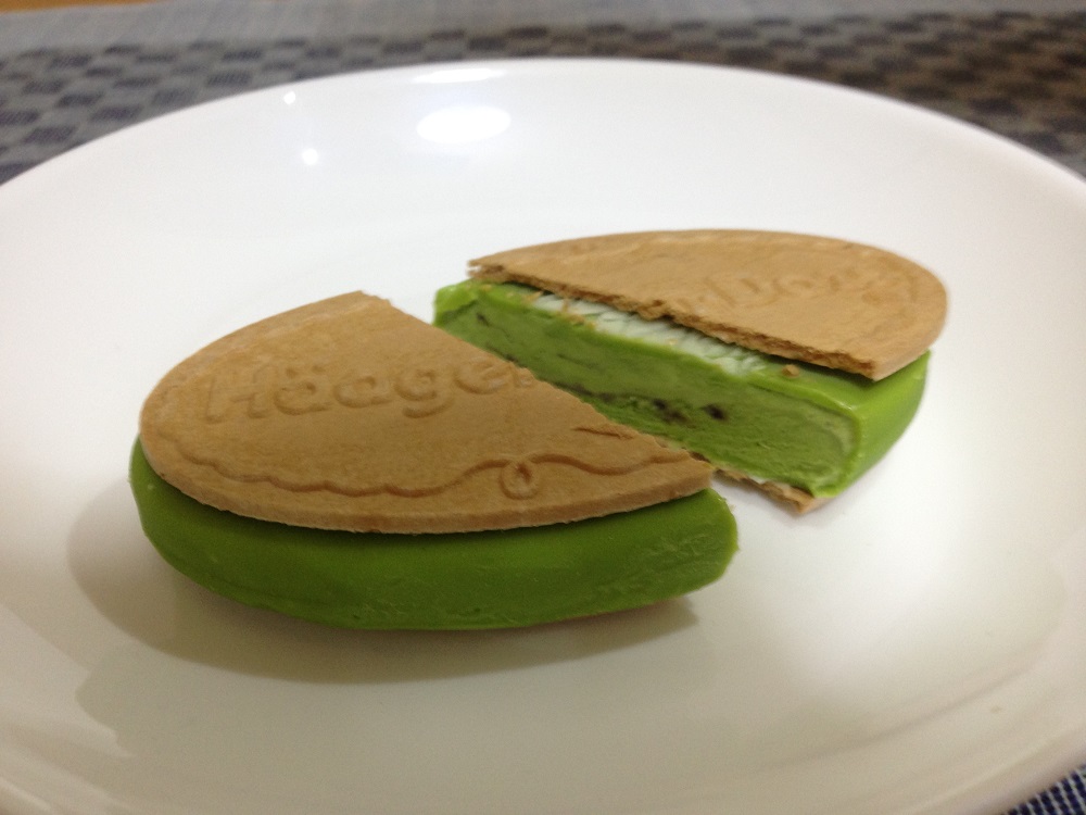 Häagen-Dazs’ new azuki matcha ice cream sandwich: tastes great, so ...