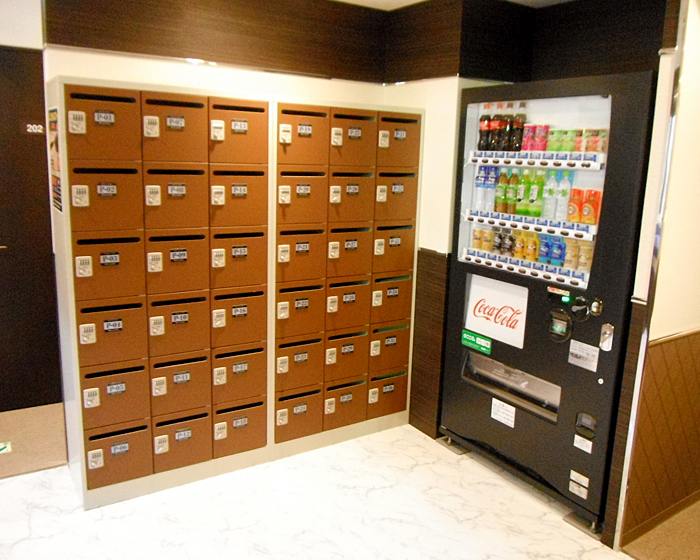 Japanese Internet cafe chain evolves into Internet hotel great for ...