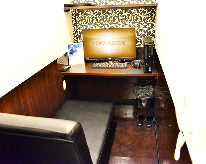 Japanese Internet cafe chain evolves into Internet hotel great for ...