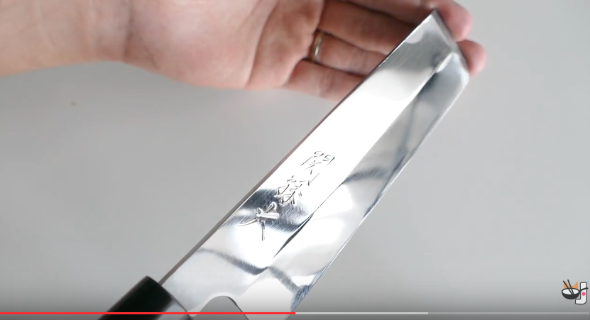 How to polish a knife: Watch as a rusty piece of Japanese metal becomes ...