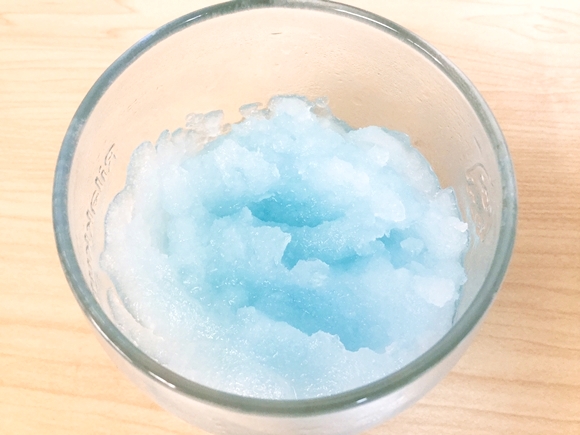 Japanese Twitter comes up with ingenious new way to eat popsicles, so ...