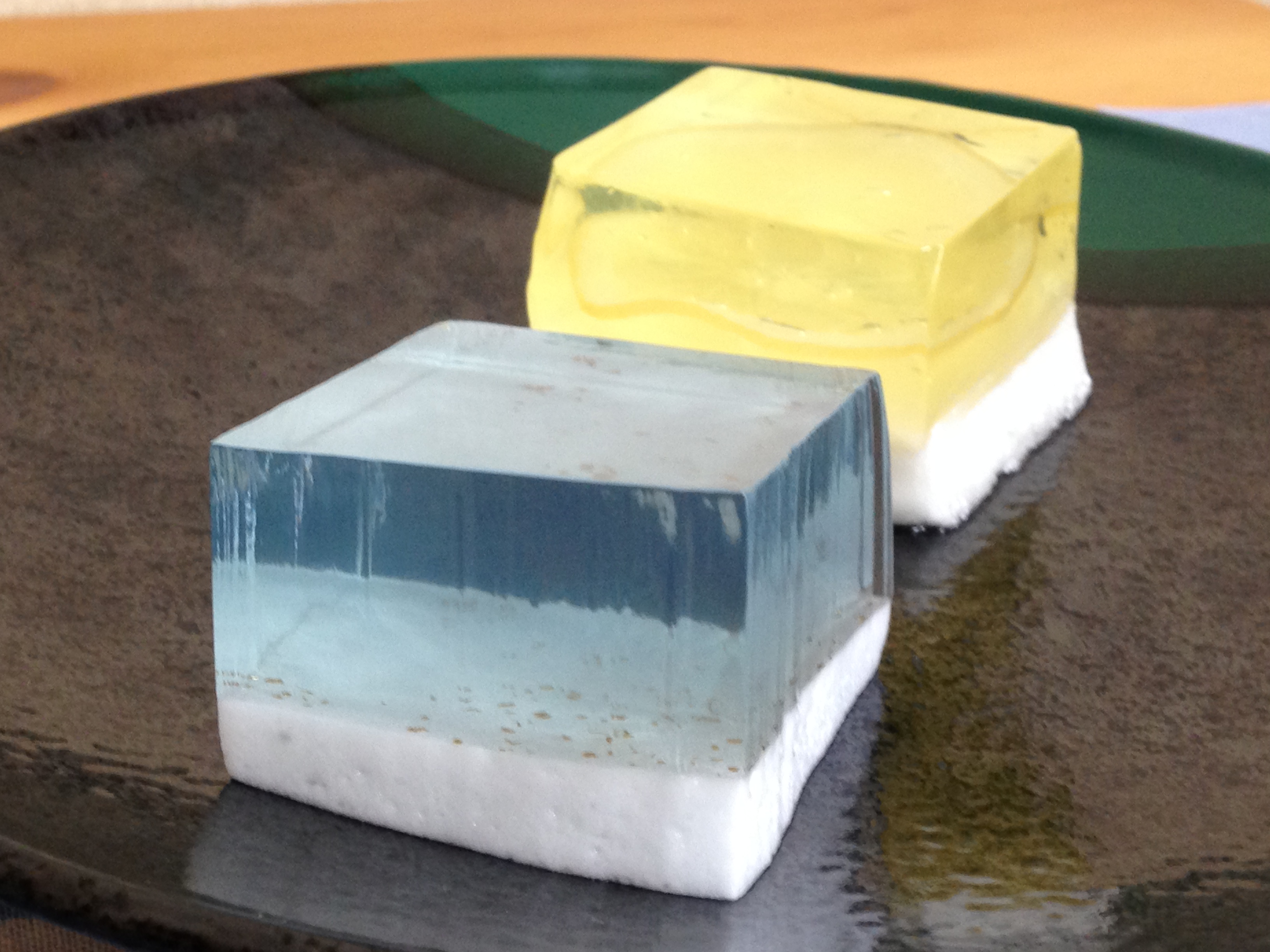 Beautiful Japanese dessert looks like cube of crystal-blue water, only ...
