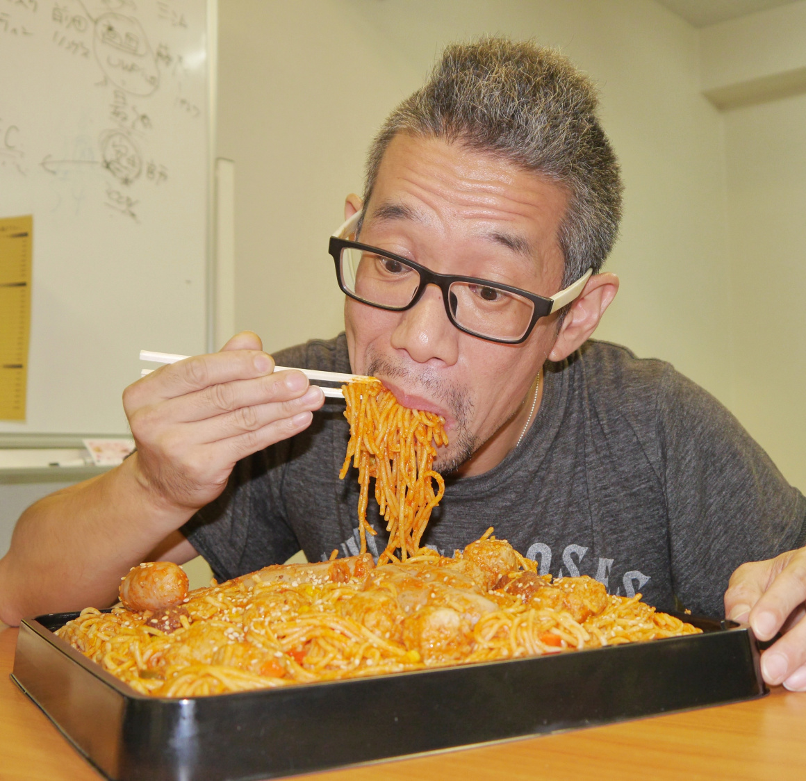 We devour a three-kilogram spaghetti and meatballs obento lunchbox ...