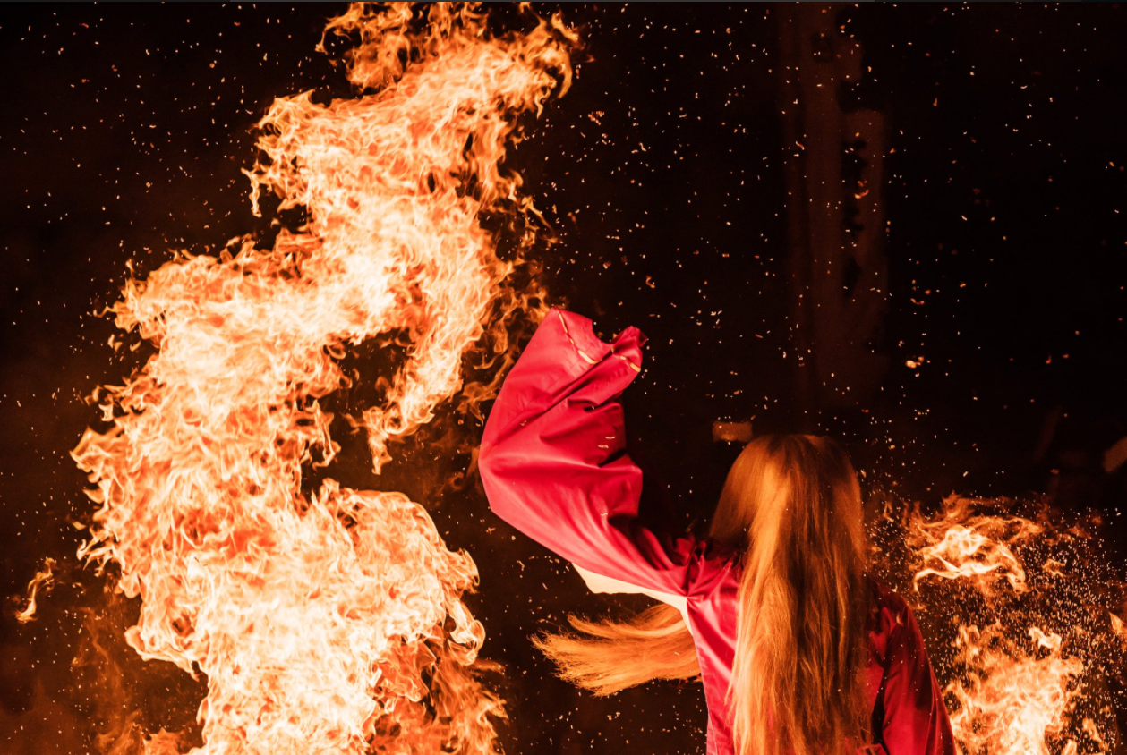 Photographer captures fantastical images of a fire-walking festival in ...