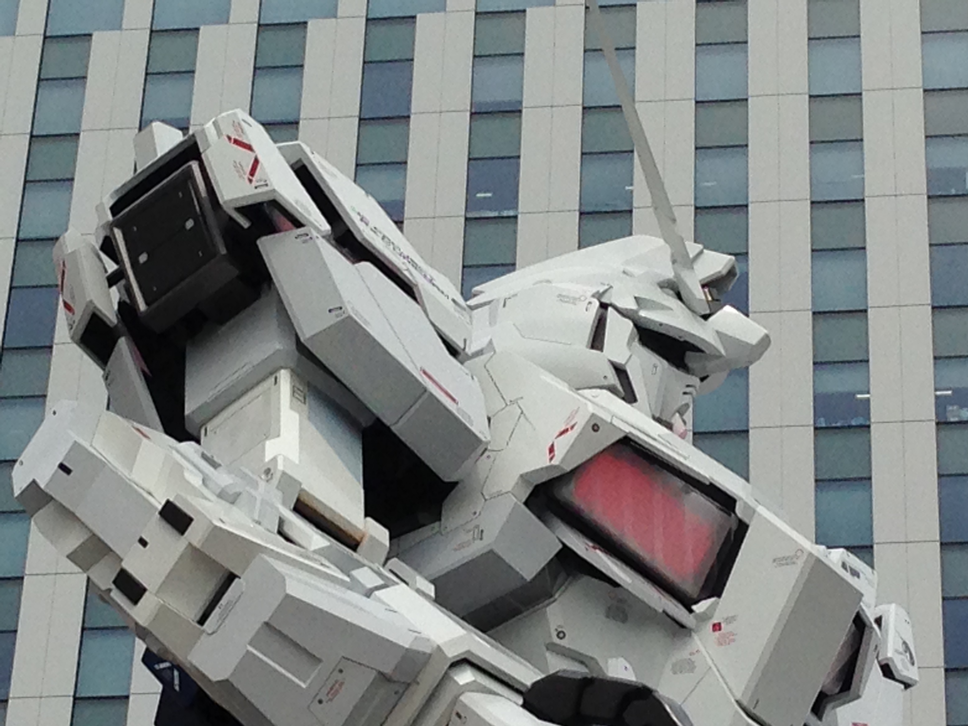 Tokyo’s new giant Gundam anime robot statue is complete, and it’s ...