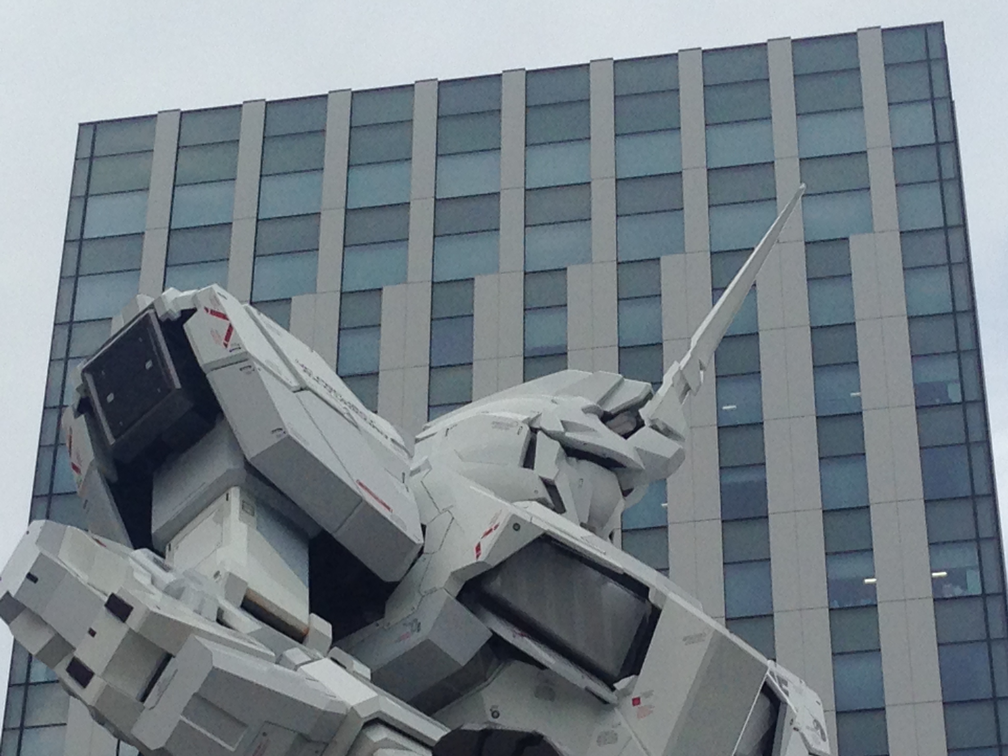 Tokyo’s new giant Gundam anime robot statue is complete, and it’s ...