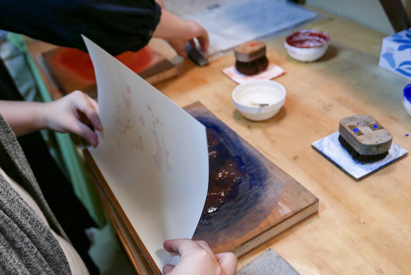 Ukiyoe Heroes woodblock printmaker shares secrets of the trade with fun ...