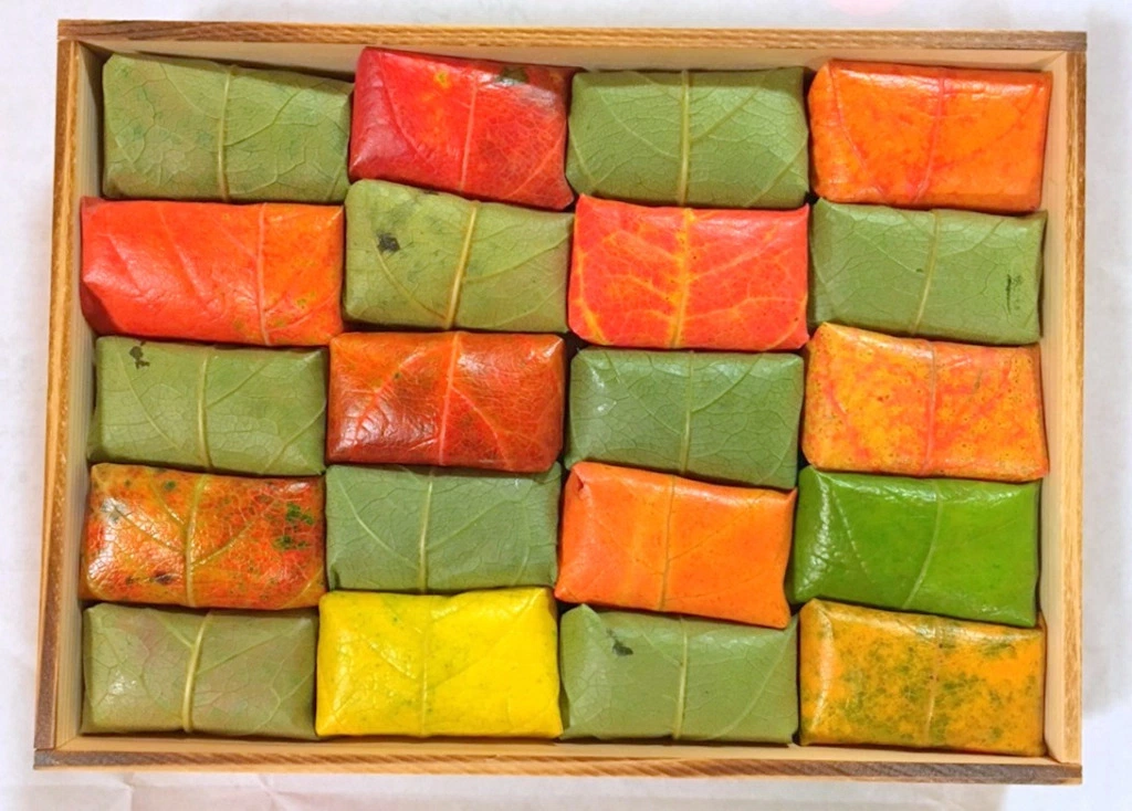 Every fall, the beautiful sushi at this shop in Japan changes colors ...