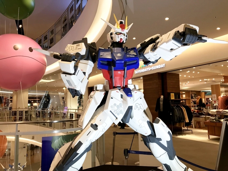 Gundams take over interior of Tokyo shopping mall that already has a ...