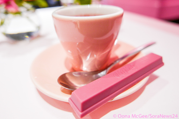 We try the world’s first hot ruby chocolate drink at Japanese Kit Kat ...