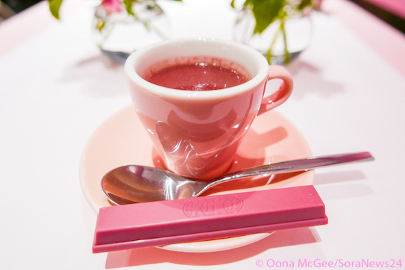 We try the world’s first hot ruby chocolate drink at Japanese Kit Kat ...