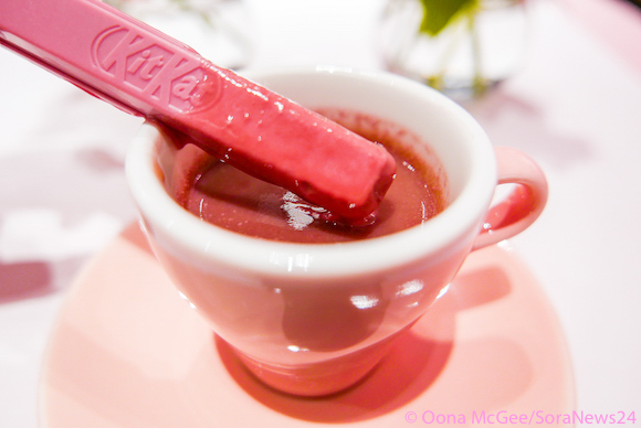 We try the world’s first hot ruby chocolate drink at Japanese Kit Kat ...