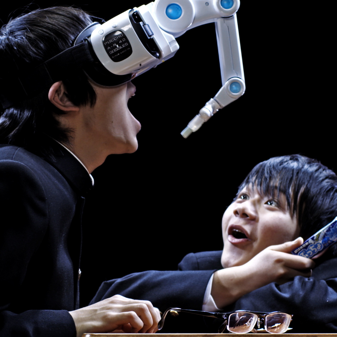 Japanese schoolgirl feeds sweets to fans via 4-D VR headsets 【Video ...