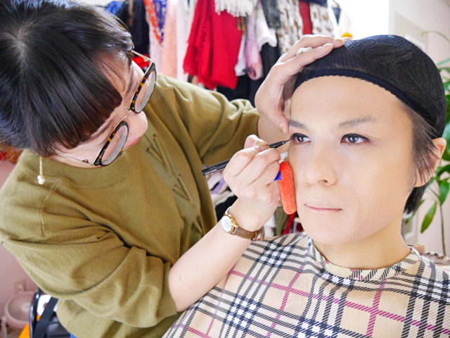 Our male Japanese-language reporter gets a professional makeover ...