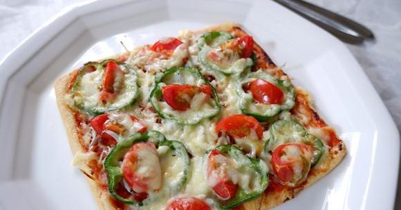 We make delicious, low(er)-calorie Japanese-style pizza with fried tofu ...