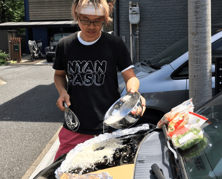 It’s so hot in Japan that people are cooking food in/on their cars ...