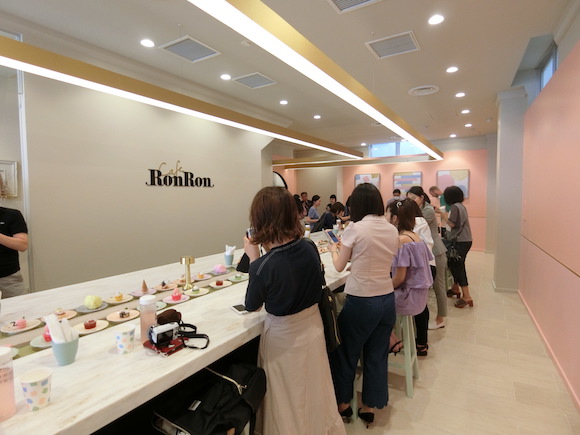 New Cafe Ron Ron in Harajuku offers colorful all-you-can-eat conveyor ...