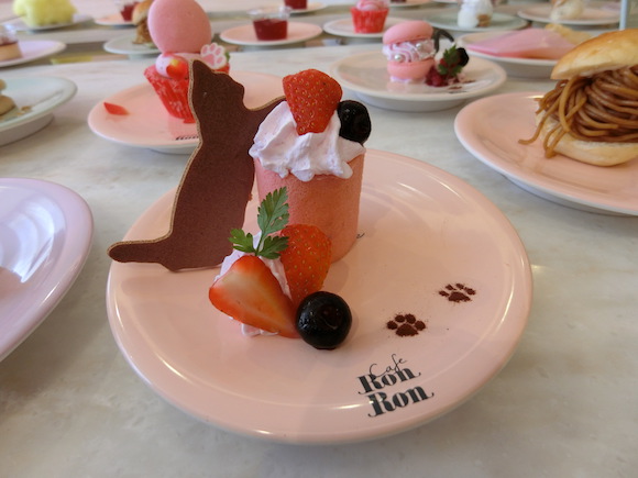 New Cafe Ron Ron in Harajuku offers colorful all-you-can-eat conveyor ...