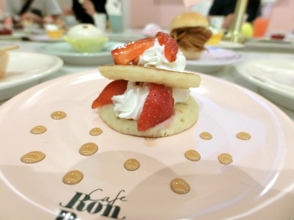 New Cafe Ron Ron in Harajuku offers colorful all-you-can-eat conveyor ...