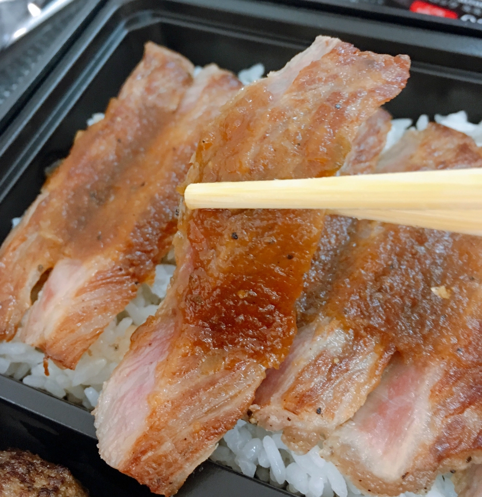 This is what a 10,000-yen (US$92) Tokyo bento boxed lunch looks like ...