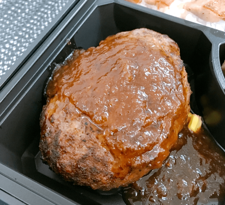 This is what a 10,000-yen (US$92) Tokyo bento boxed lunch looks like ...