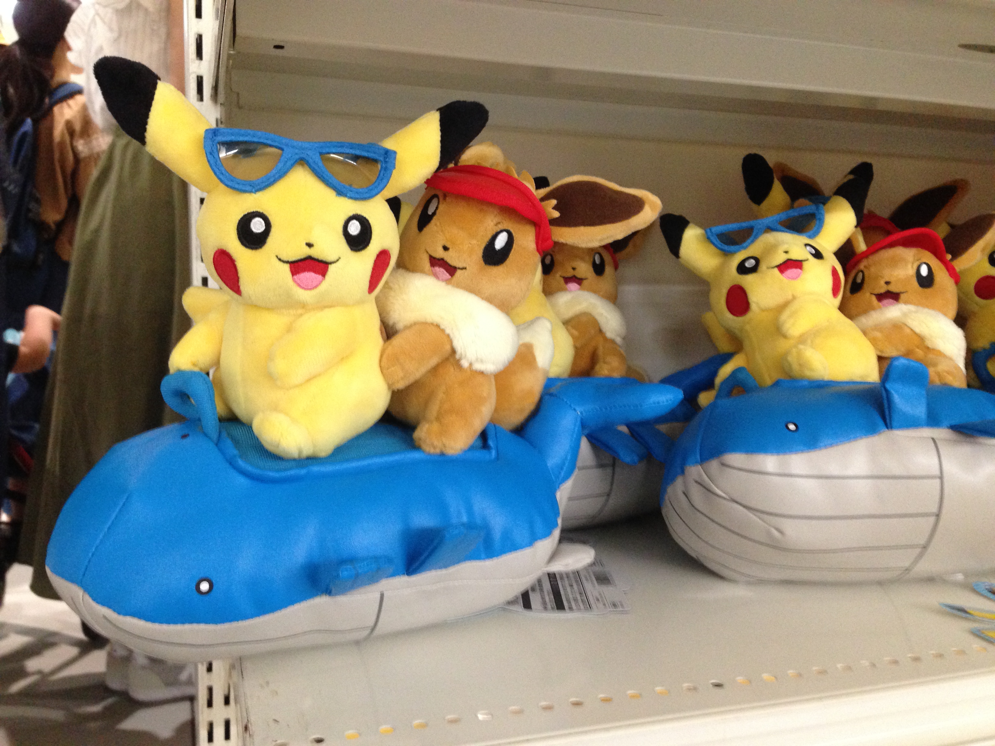 Pikachu Outbreak 2018 photos! Pikachus parade through Yokohama, bust ...