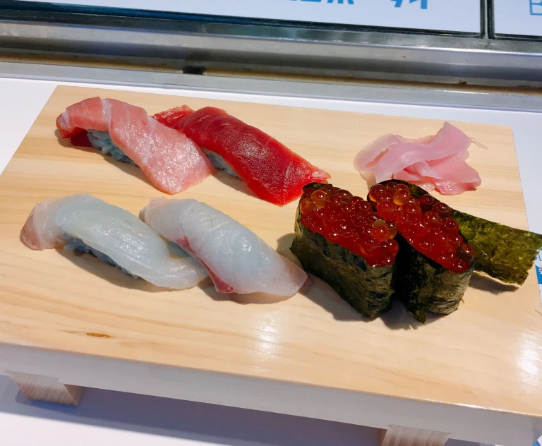 Tokyo has a BLUE sushi restaurant with all-you-can-eat BLUE sushi for ...