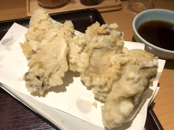 We enjoy oyster tempura max on rice at tempura chain Tenya!【Pics ...