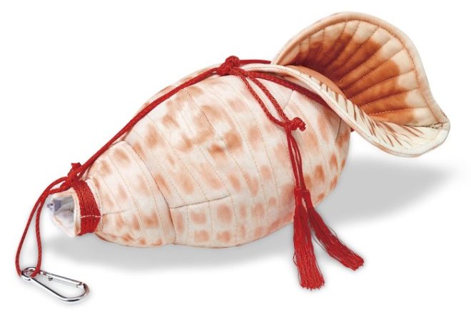 Remind yourself to drink water with this conch seashell PET bottle ...