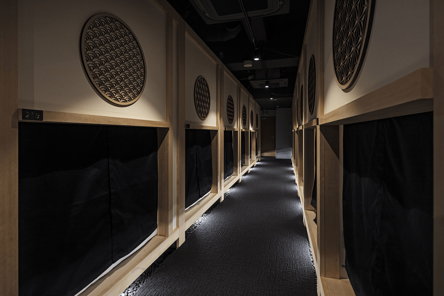 Breathtaking Tokyo hotel’s minimalist Zen design shows capsule hotels ...