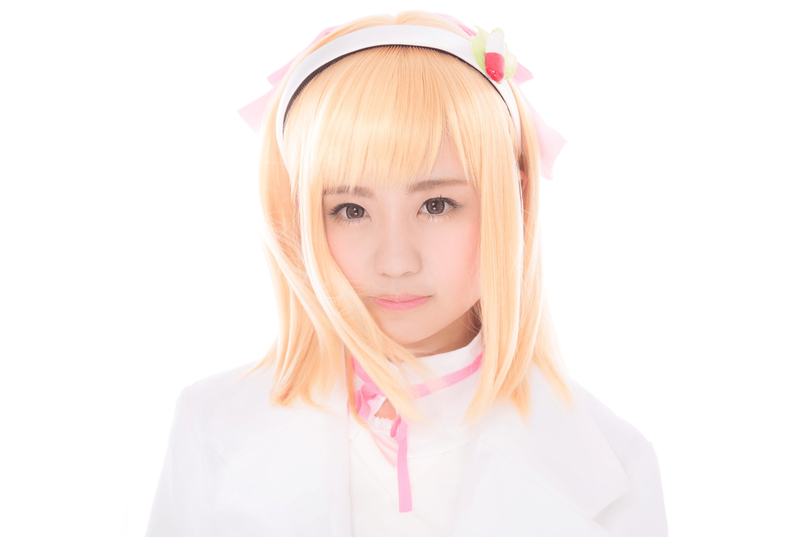 Ease your Christmas loneliness with idol singer Santa cosplay 【Photos ...