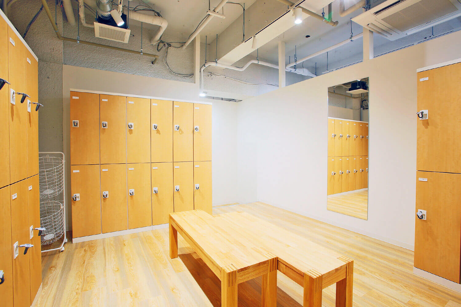 New women-only gym in Tokyo offers free all-you-can-eat donuts and ...