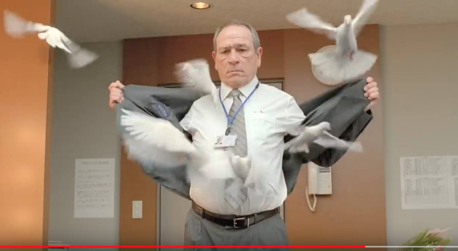 Tommy Lee Jones cries, says sayonara to the Heisei era in epic new Boss ...