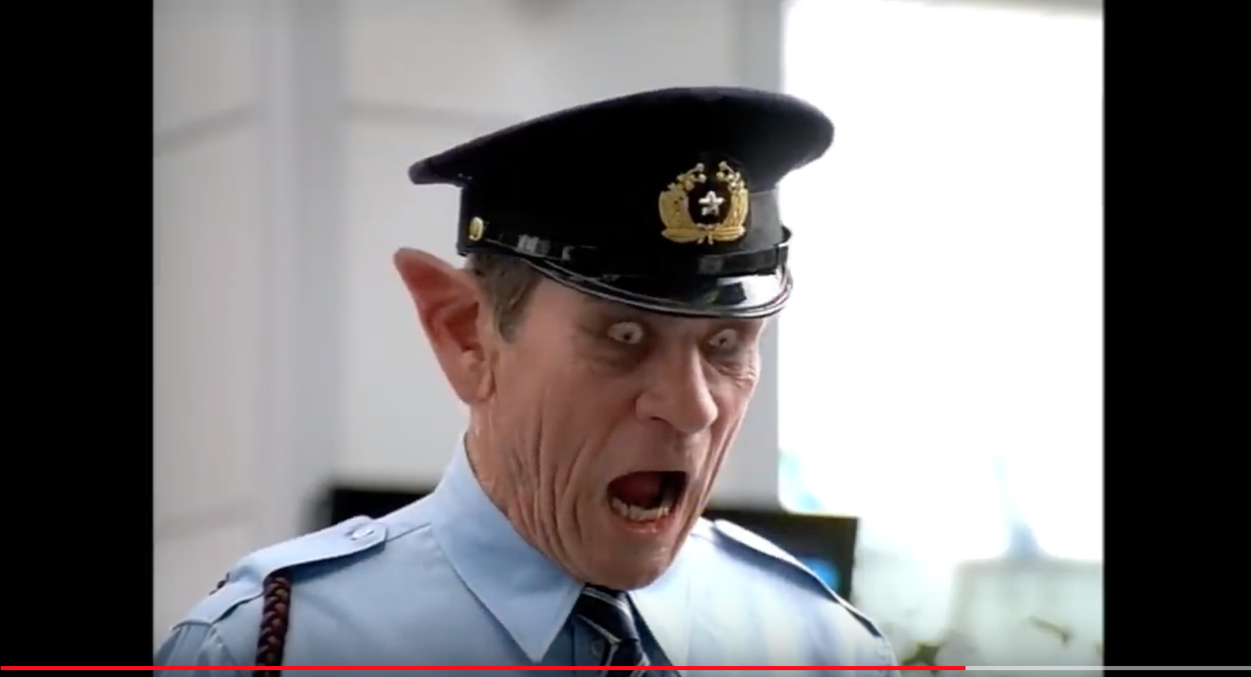 Tommy Lee Jones cries, says sayonara to the Heisei era in epic new Boss ...