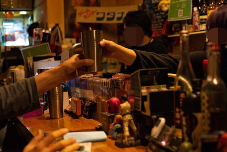 We check out Shinjuku’s video game theme bar and get a neat EXP bonus ...