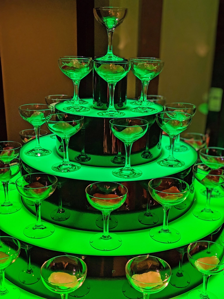 Handsome host sushi bar opens in Tokyo with 14-year host veteran ...