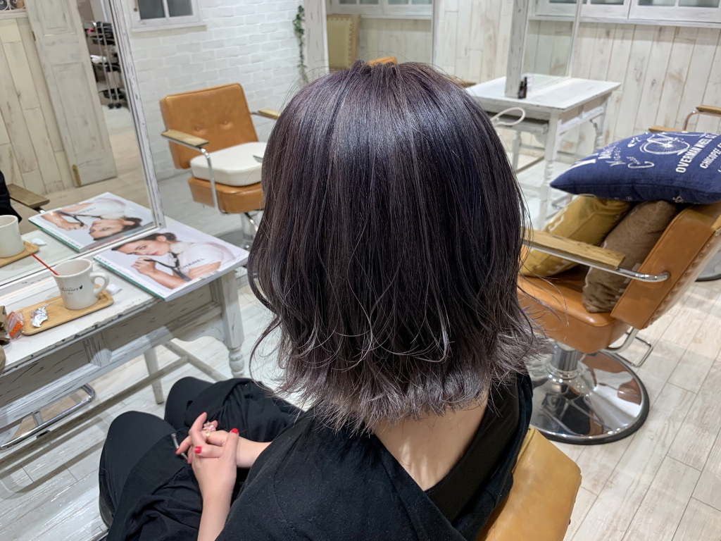 Our unrefined “potato” reporter gets a haircut by an anime hairstyle ...