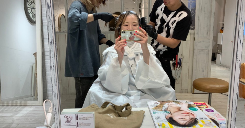 Our unrefined “potato” reporter gets a haircut by an anime hairstyle ...