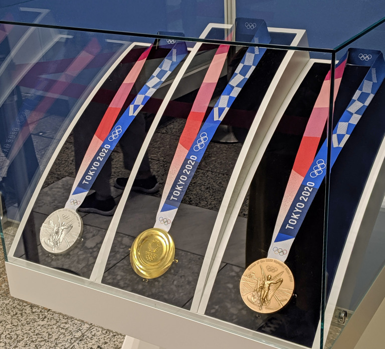 Olympic medals and torch display held in Tokyo for a very limited time ...