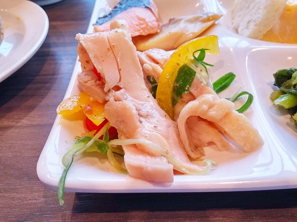 Kyoto breakfast buffet with all-you-can-eat sushi: One of the best ...