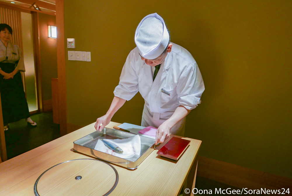 Learn how to make sushi with a professional Japanese sushi chef in ...