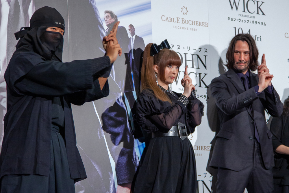Keanu Reeves gets a ninja lesson with Kyary Pamyu Pamyu at John Wick 3 ...