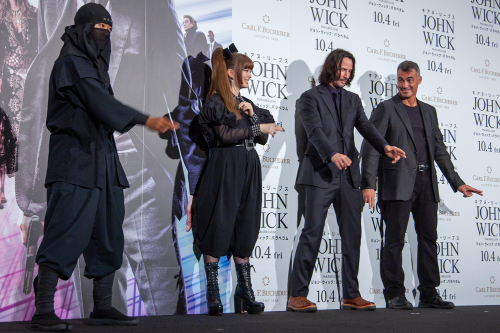 Keanu Reeves gets a ninja lesson with Kyary Pamyu Pamyu at John Wick 3 ...