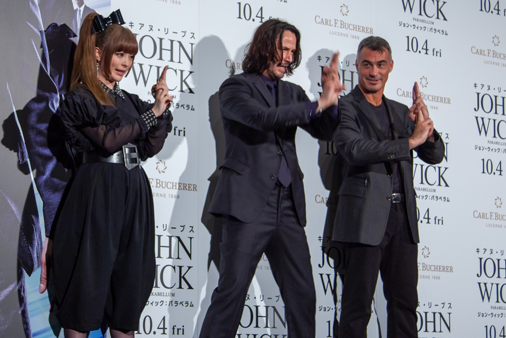 Keanu Reeves gets a ninja lesson with Kyary Pamyu Pamyu at John Wick 3 ...