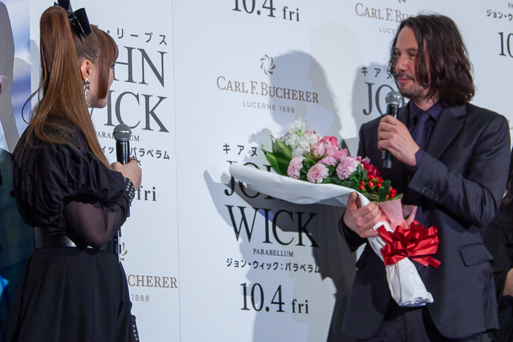 Keanu Reeves gets a ninja lesson with Kyary Pamyu Pamyu at John Wick 3 ...