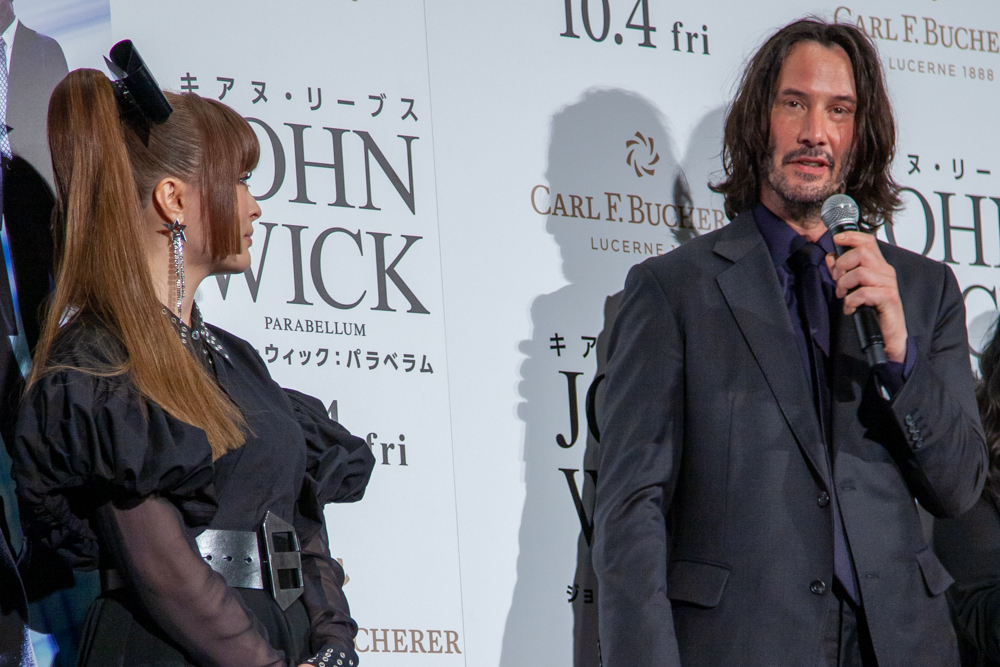 Keanu Reeves gets a ninja lesson with Kyary Pamyu Pamyu at John Wick 3 ...