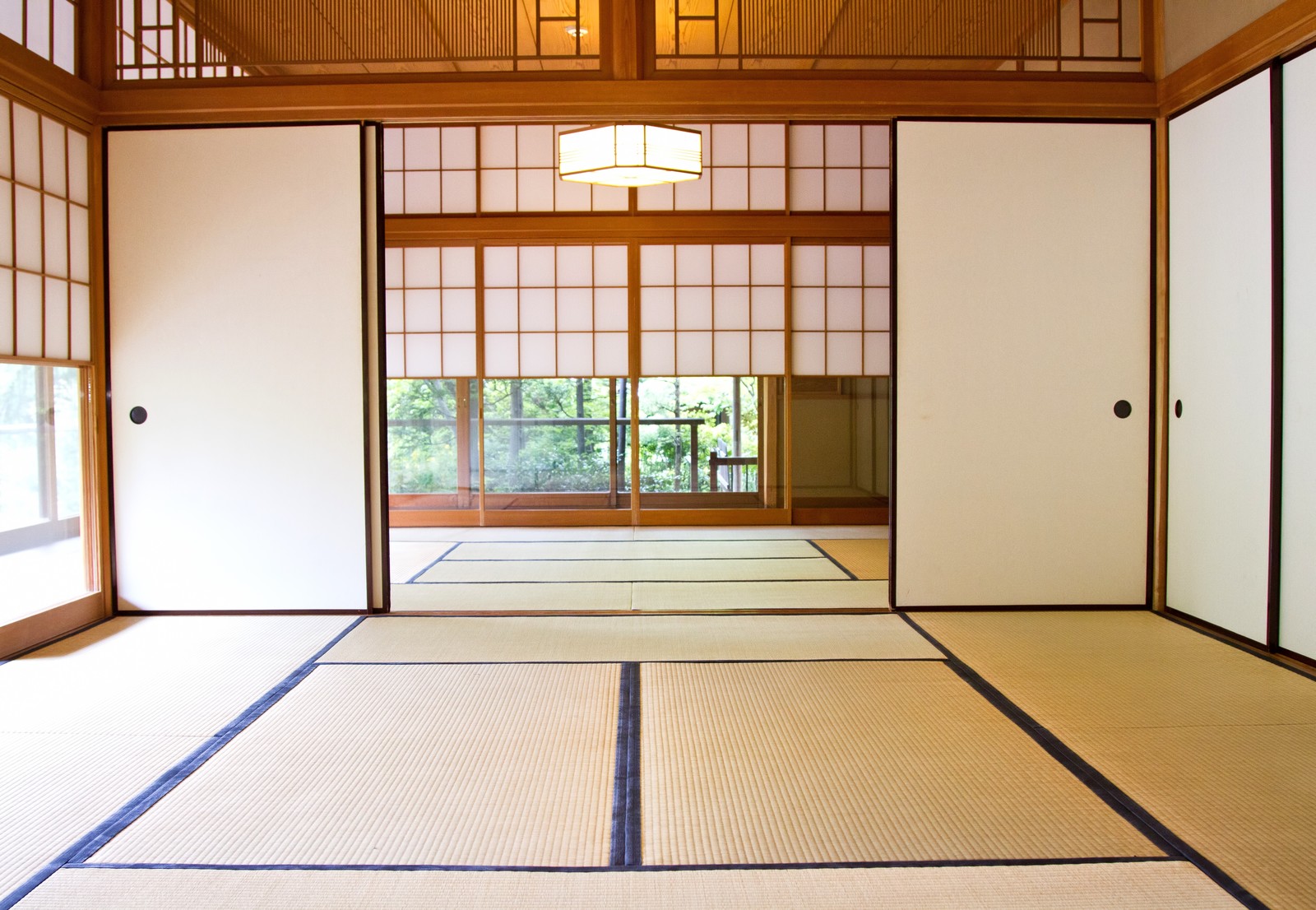 Tatami etiquette: Why you should never step on the threshold of a ...